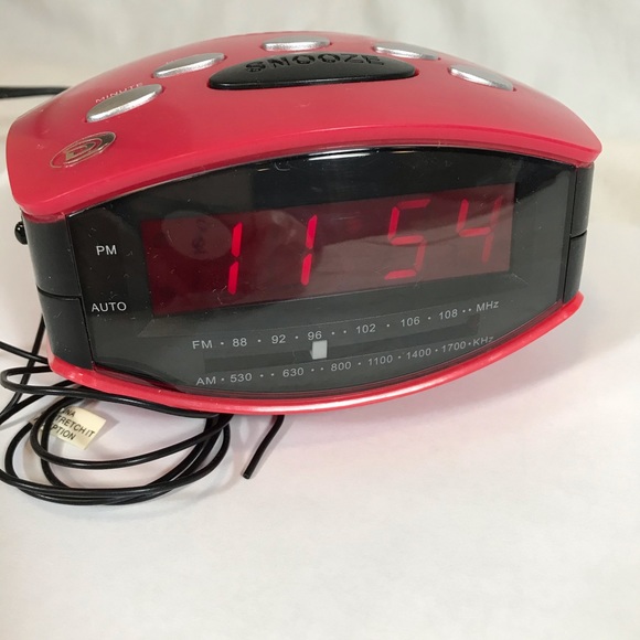 Durabrand | Wall Decor | Durabrand Cr52 Amfm Radio Alarm Clock Pink ...